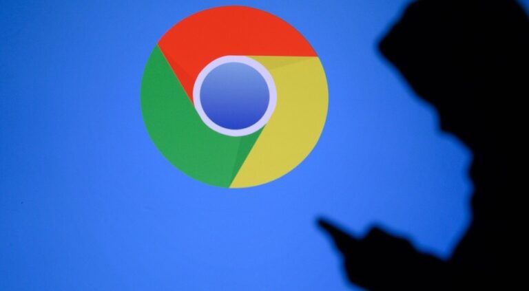 Malicious Chrome extensions with 900,000 users steal AI chats